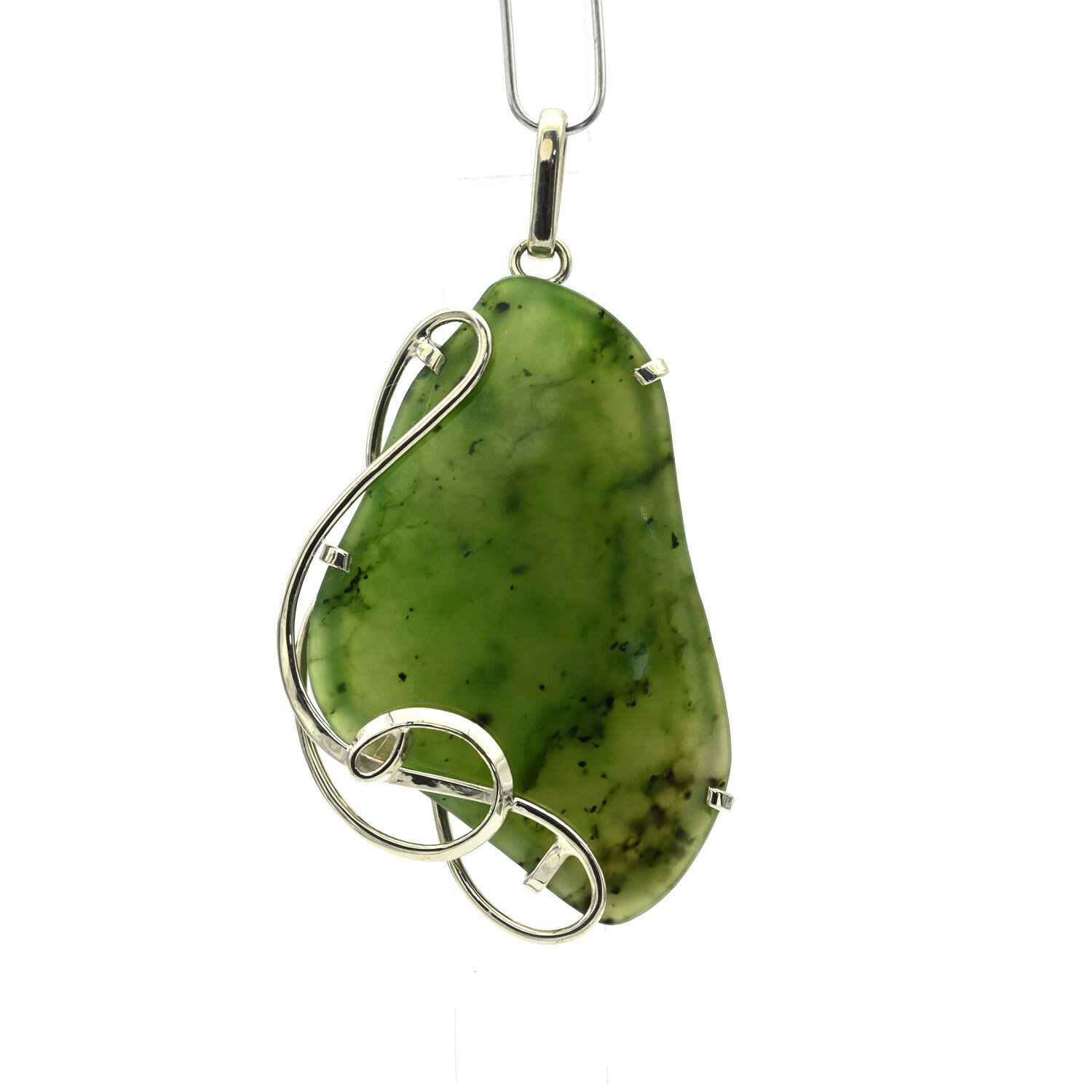 Подвеска, нефрит