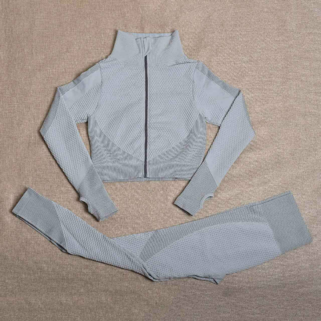 Костюм спортивный