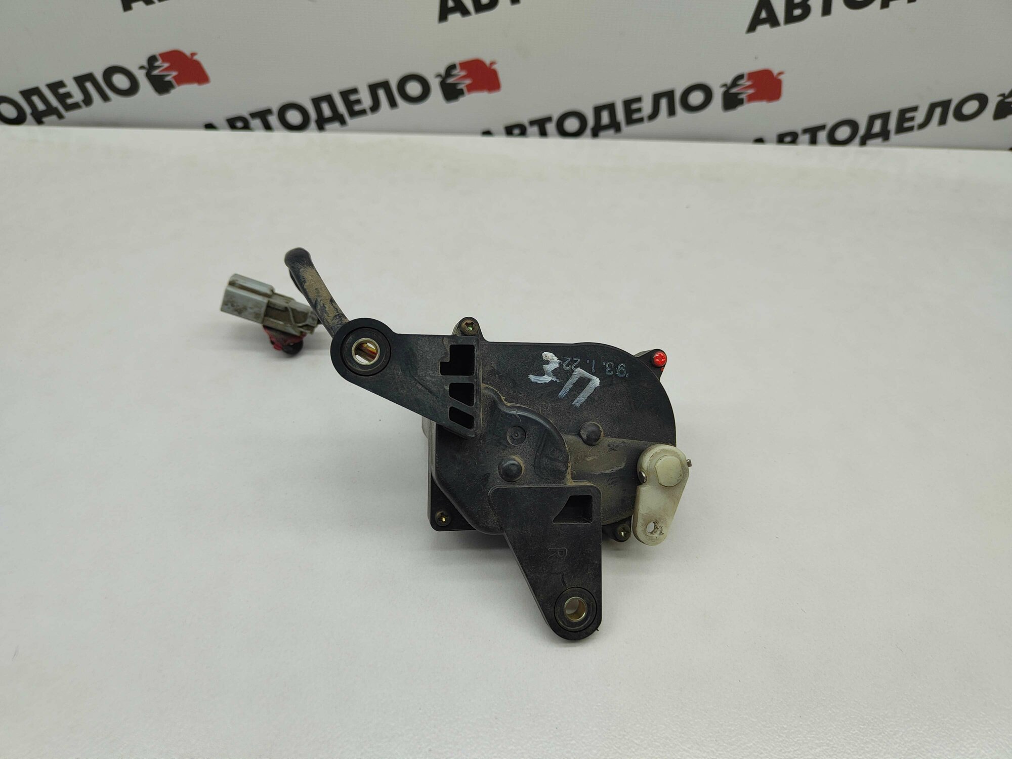 Активатор замка задний правый Honda Domani MA4