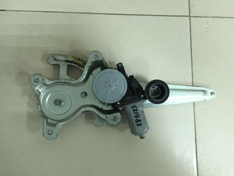 Стеклоподъемник электр. задний левый Toyota Rav 4 A30 2006-2013 кат.номер: 6980442040 8571035180