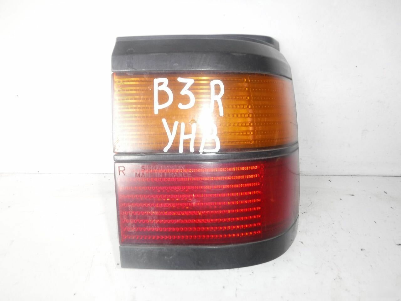 Фонарь задний наружный правый Volkswagen Passat B3 (1988—1993) 333945112