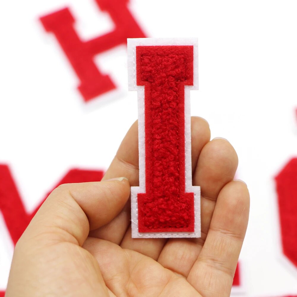 Термоклейкие нашивки с красными буквами для вышивки I