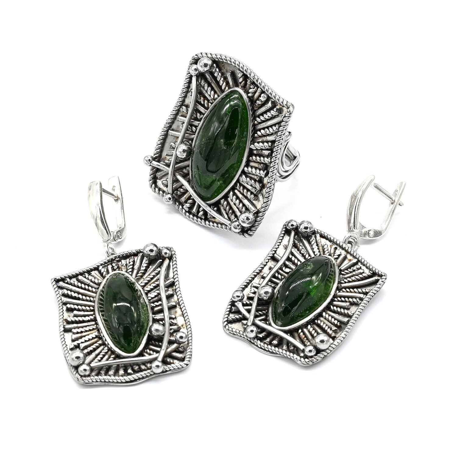 Комплект бижутерии, хромдиопсид