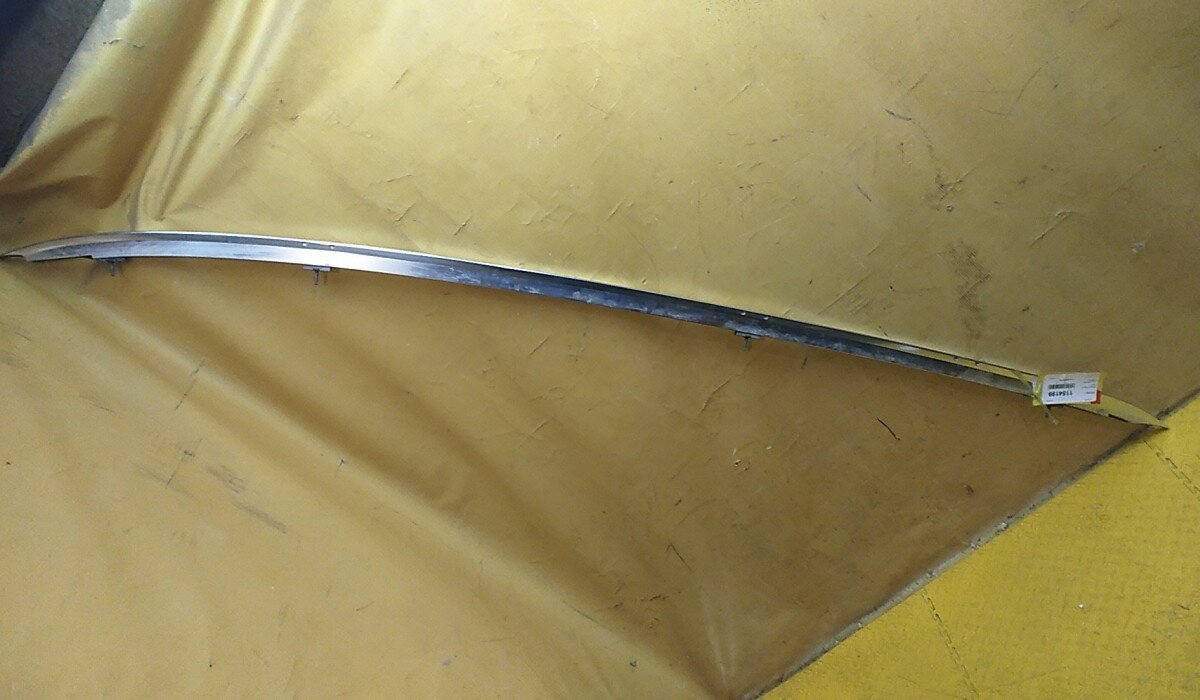 Рейлинг (планка на крышу) Astra J Opel 13315203