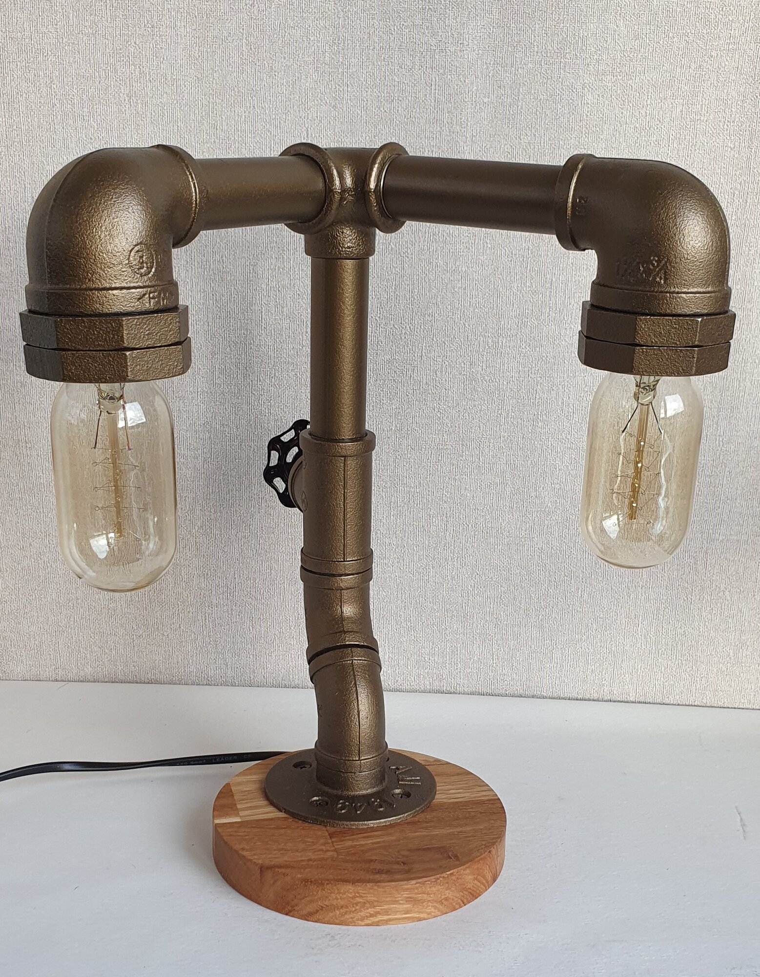 Настольная лампа в стиле лофт (Loft). Оригинальный светильник ручной работы.