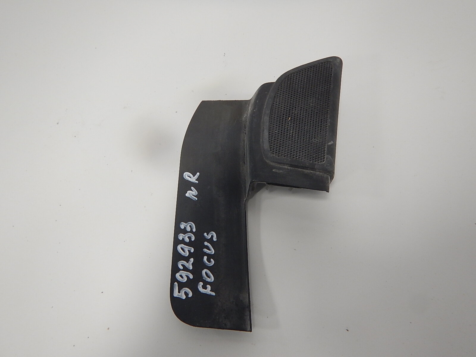 Б/У Уголок двери передней правой (внутренний), Ford (Форд)-FOCUS 3 (11-19) FORD FOCUS 3 (11-19) Без видимых повреждений....