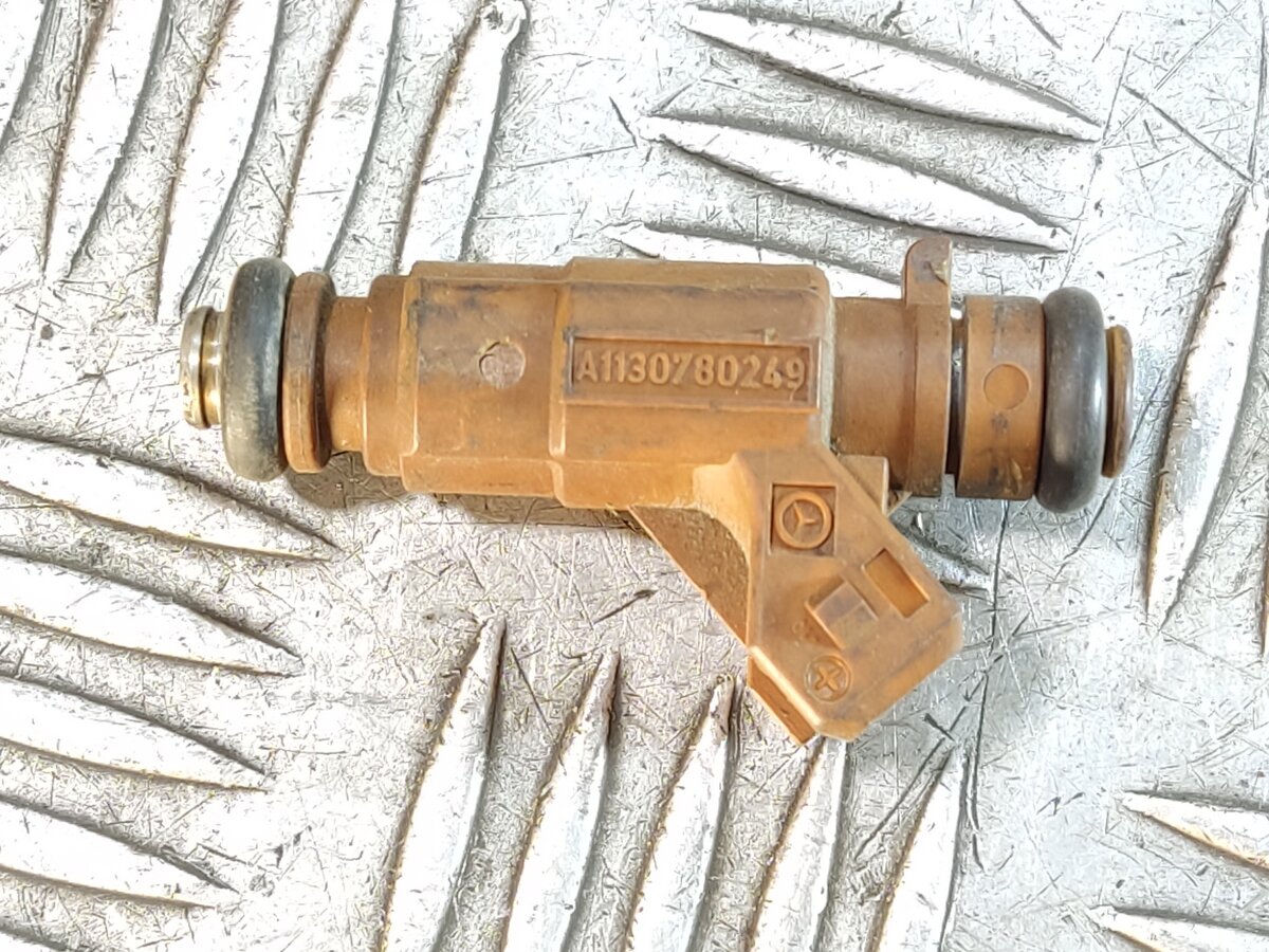 Форсунка двигателя MERCEDES S w220 1130780249
