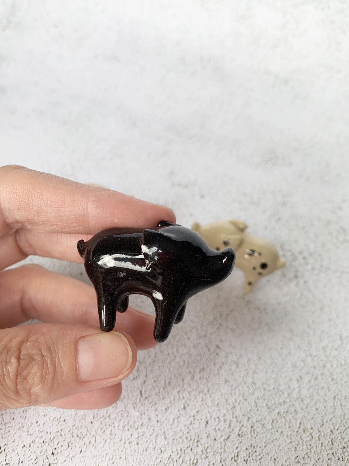 Фигурка поросенок черный керамика