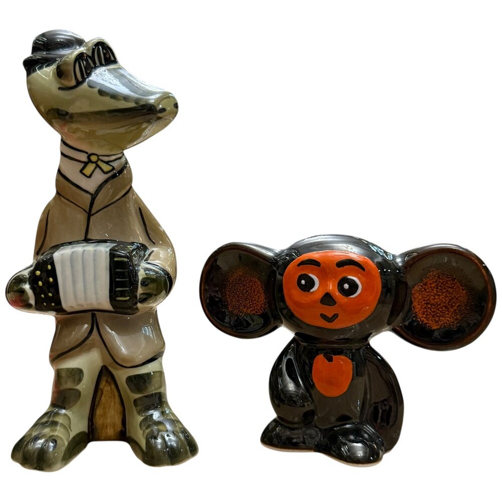 Фарфоровая статуэтка "Крокодил Гена и Чебурашка", 2020-2024 гг, Вербилки, Россия