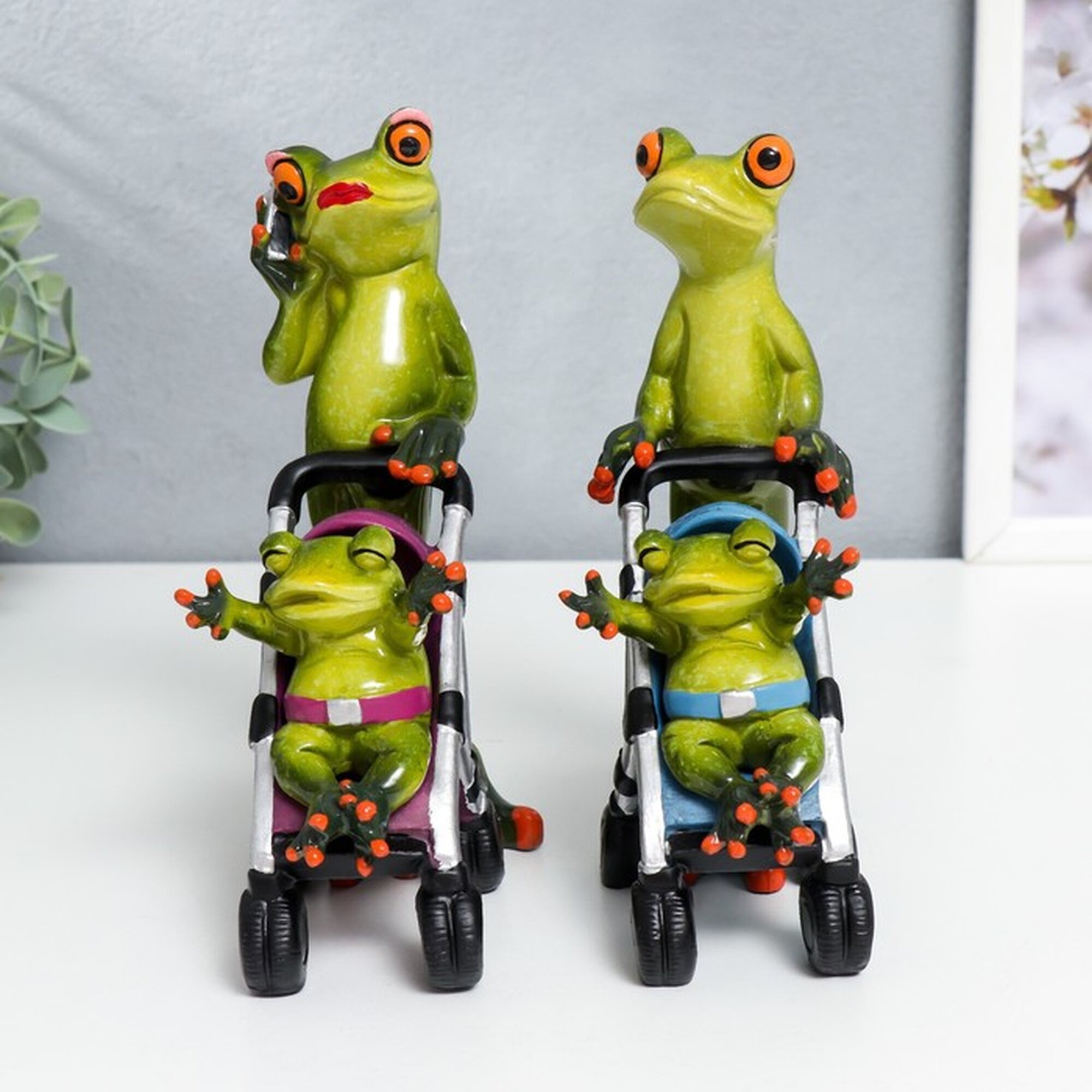 Фигурка полистоун лак «Лягуха: Мамочка с малышом в коляске», 16.7×6.3×15.5 см, микс