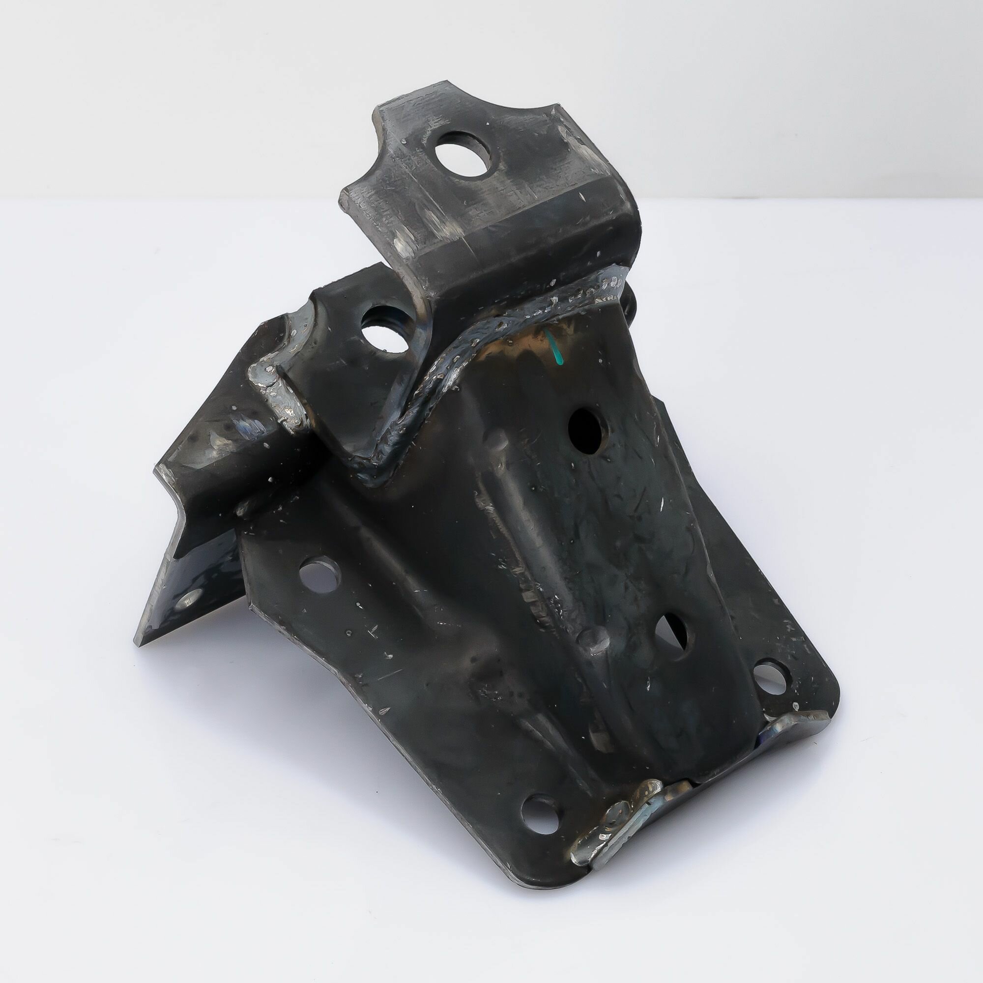 Кронштейн задней рессоры передний ISUZU ELF, JMC