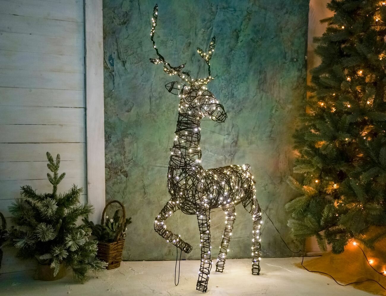 Светящийся олень звёздная грация, 360 тёплых белых мини LED-огней, 124 см, уличный, Kaemingk 493532