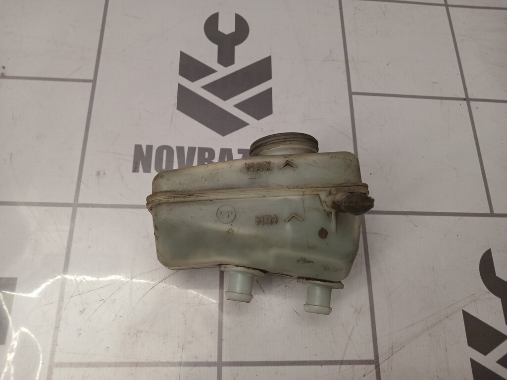 Бачок главного тормозного цилиндра Renault Logan 2005-2014