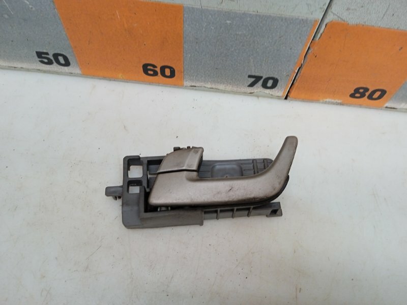 Б/У Джили Эмгранд ЕС7 Ручка двери внутренняя Geely Emgrand EC7 2012 FE1 Лев. 336287 GEELY арт. 1068002029