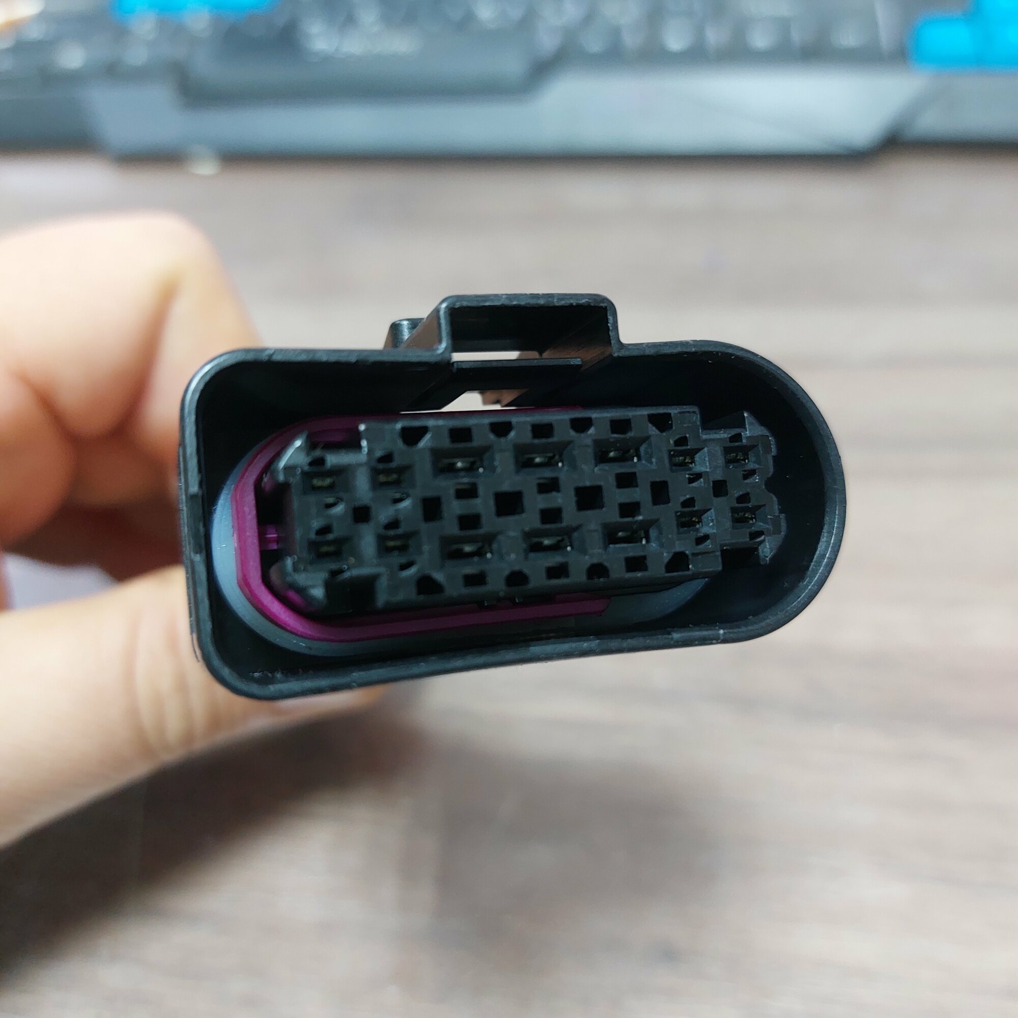 Разъем (штекер) 14 контактов ксеноновых фар VW AUDI "VAG" оригинал