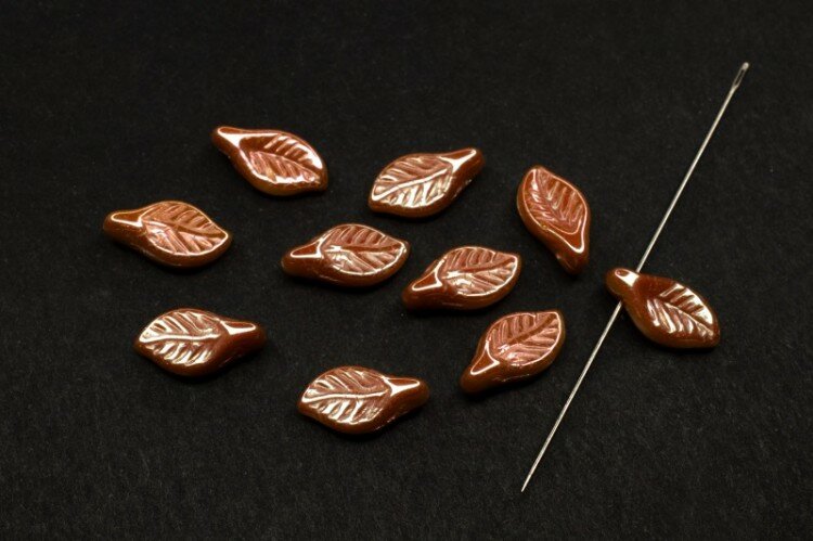 Бусина Листочек 12х6х3мм, цвет 02010/29123 коричневый, непрозрачная, 735-152, 10шт