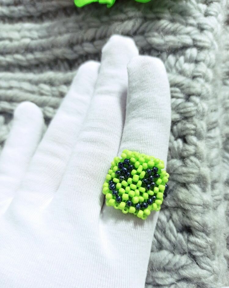 Кольцо, бисер