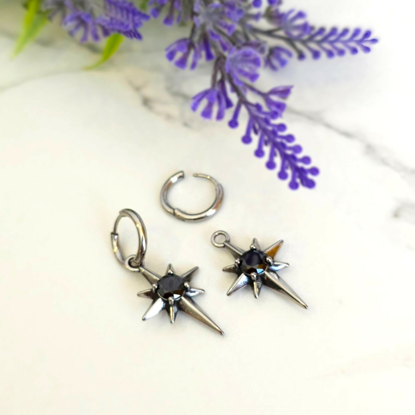 Комплект серег, славянский оберег, искусственный камень, фианит, металл