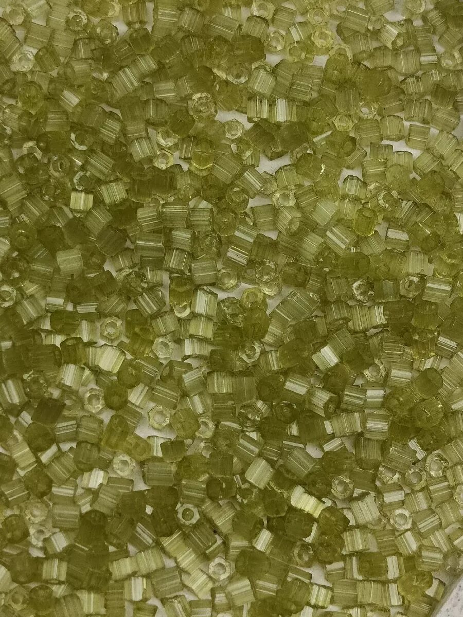Чешский бисер, рубка -10/0 (1,9 мм) 05152 зеленый