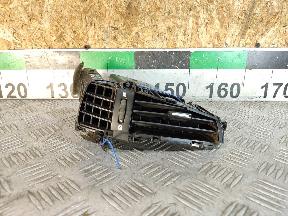 Дефлектор воздушный KIA Ceed 2007-2012 974101H050EQ