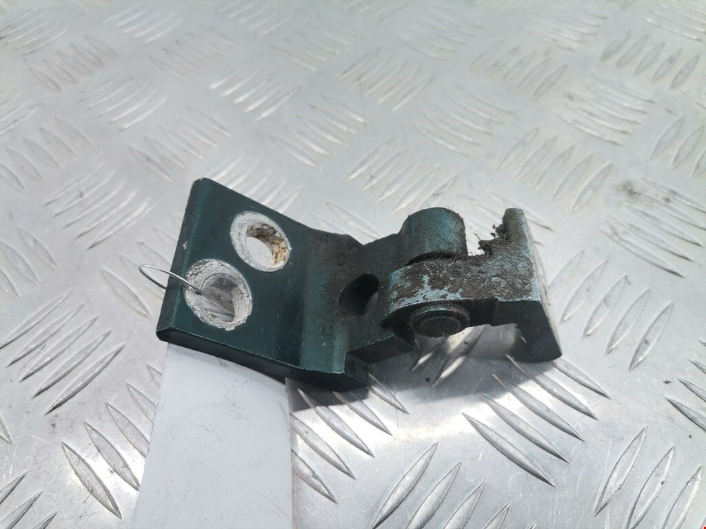 Петля двери задней правой Volkswagen Golf 3 1H4833410 арт. 1706438