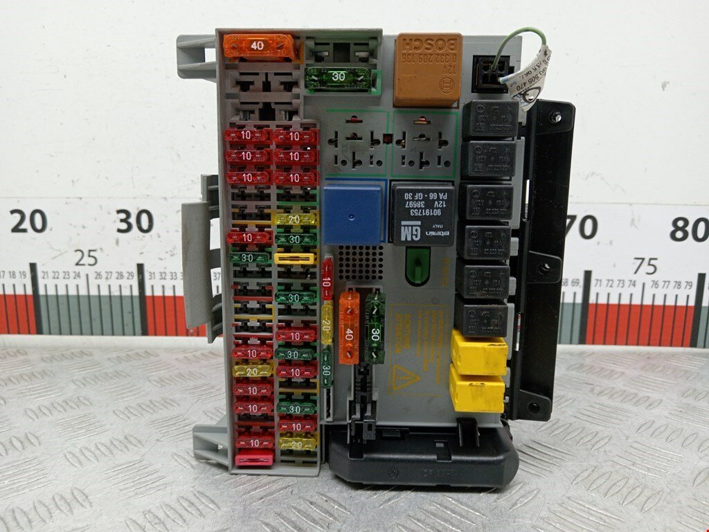 Блок предохранителей Opel Vectra B 90542182 арт. 2172951