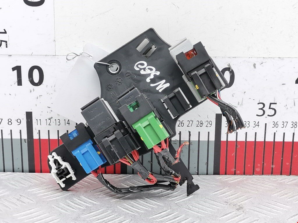 Блок предохранителей Opel Astra H 13222872 арт. 1887052