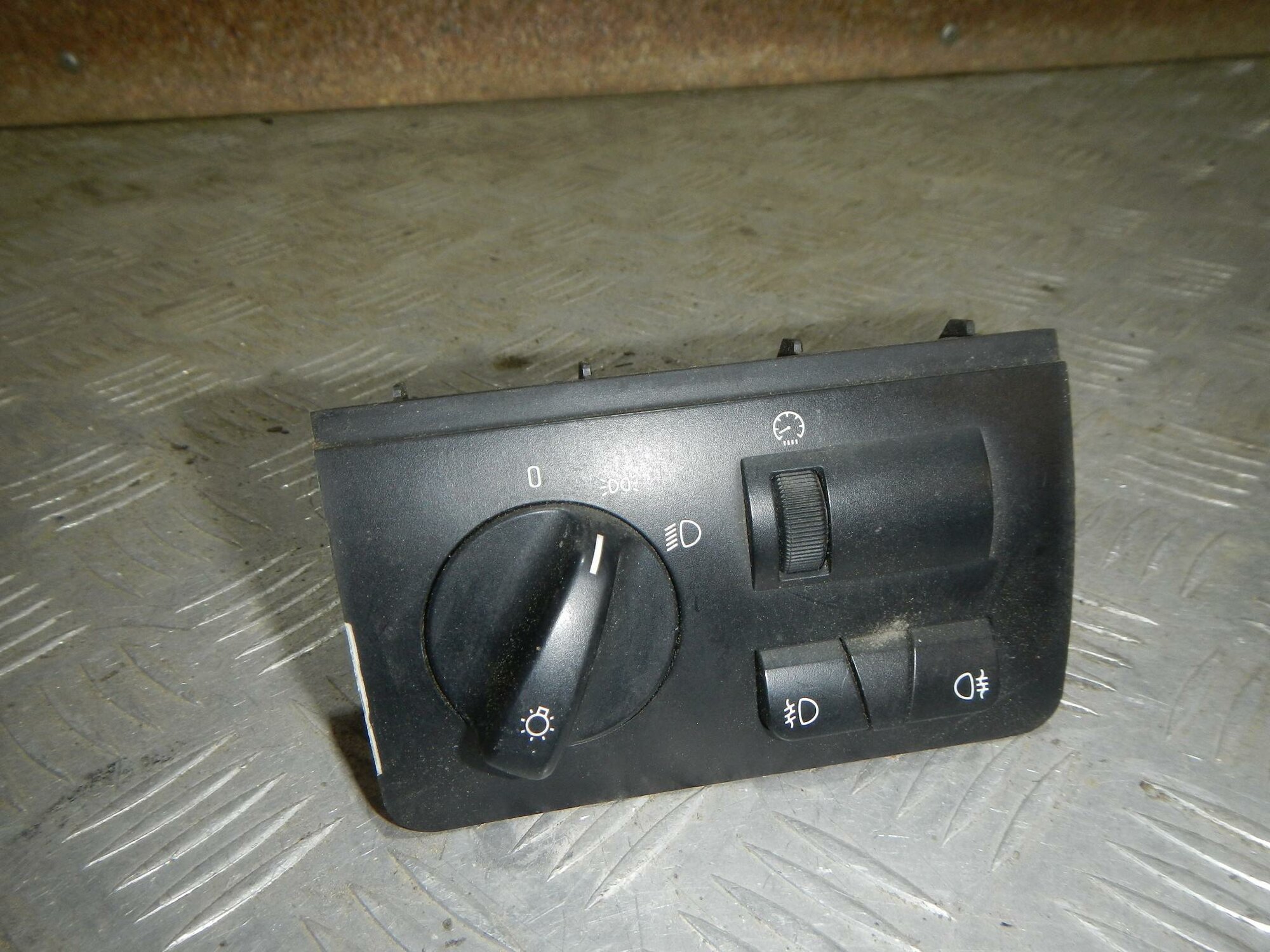 Б/У Переключатель света фар, BMW (БМВ)-X5 (E53) (99-06) BMW X5 (E53) (99-06) ксенон Потертости. 497311 BMW арт. 61318380255