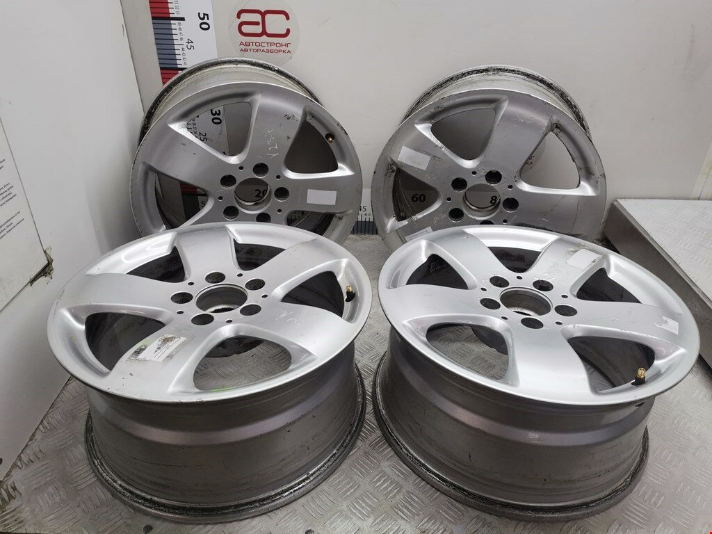 Диск литой Mercedes E-Class (W211) A2124010102 арт. 2195606