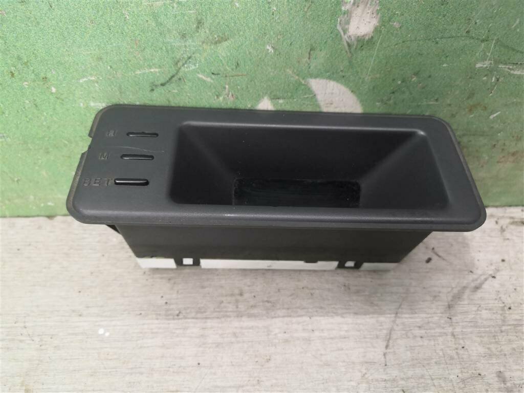 Часы Mitsubishi Space Wagon (N3,N4) 1991-2000