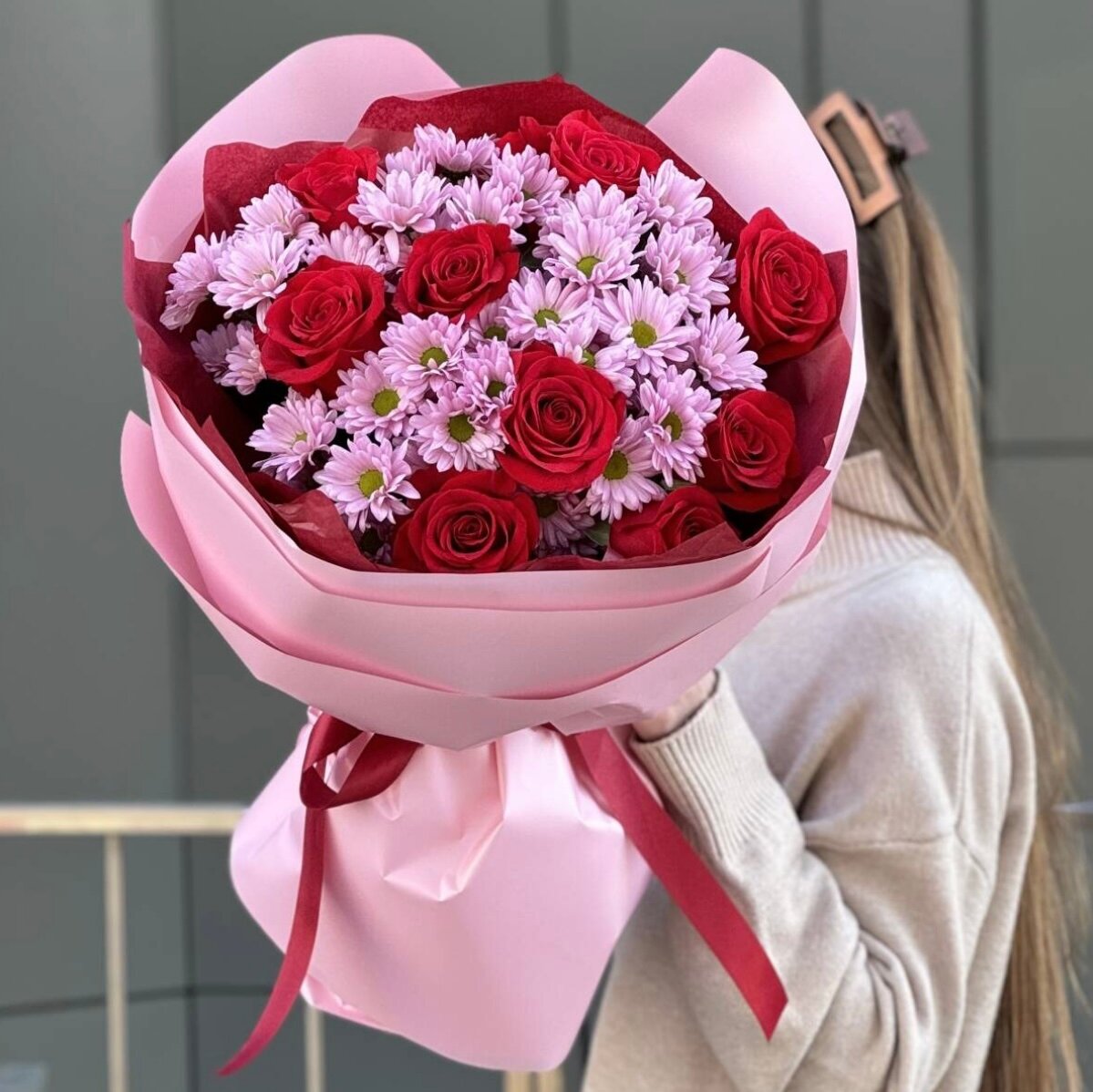 Букет из хризантем и роз 15шт.