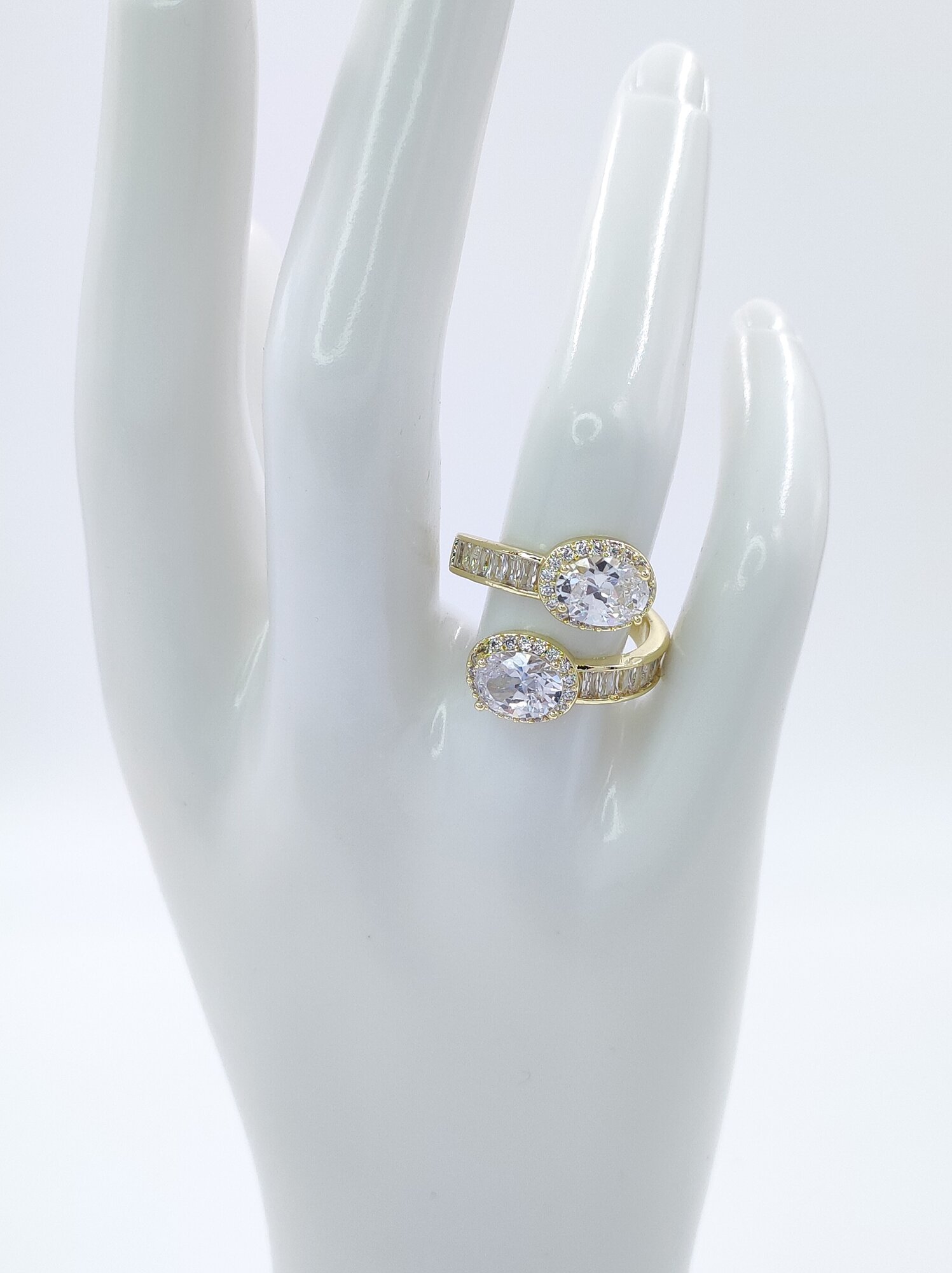 Кольцо, кристалл