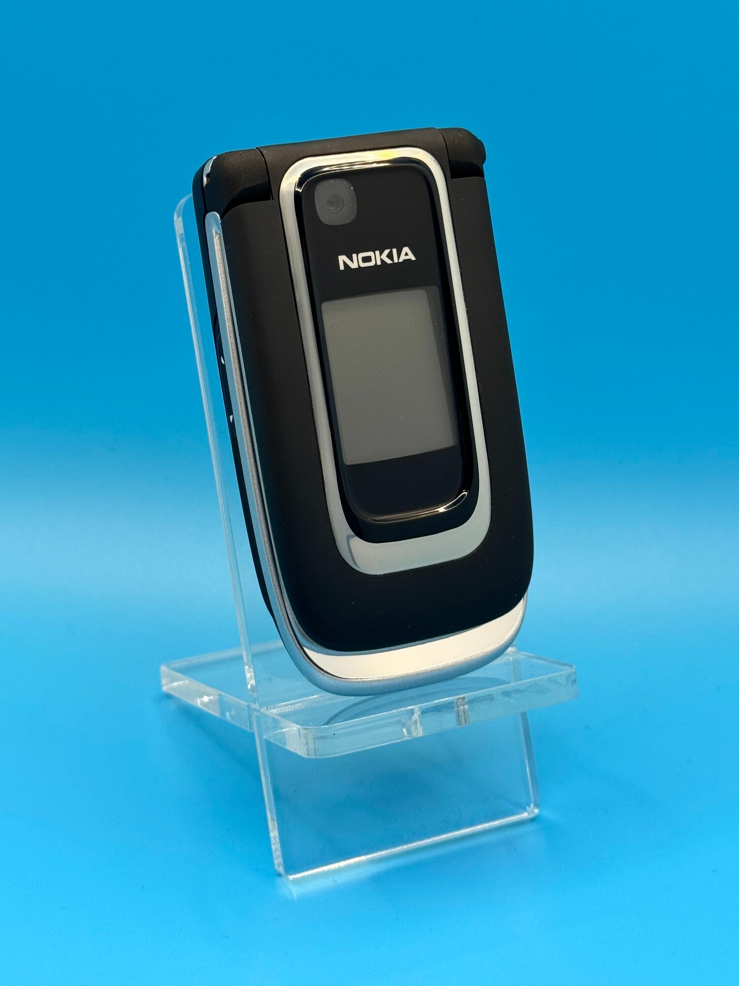 Мобильный телефон Nokia 6131