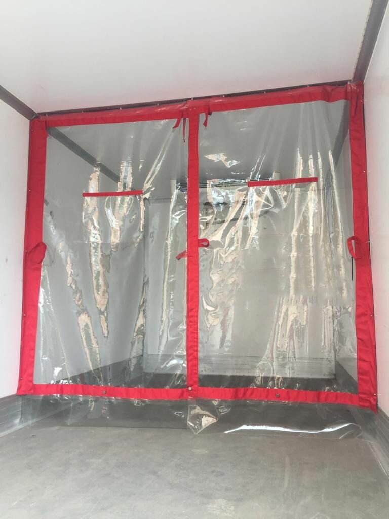 Автозавесы, пластиковая будка ( Высота 235 см - Ширина 246 см.)