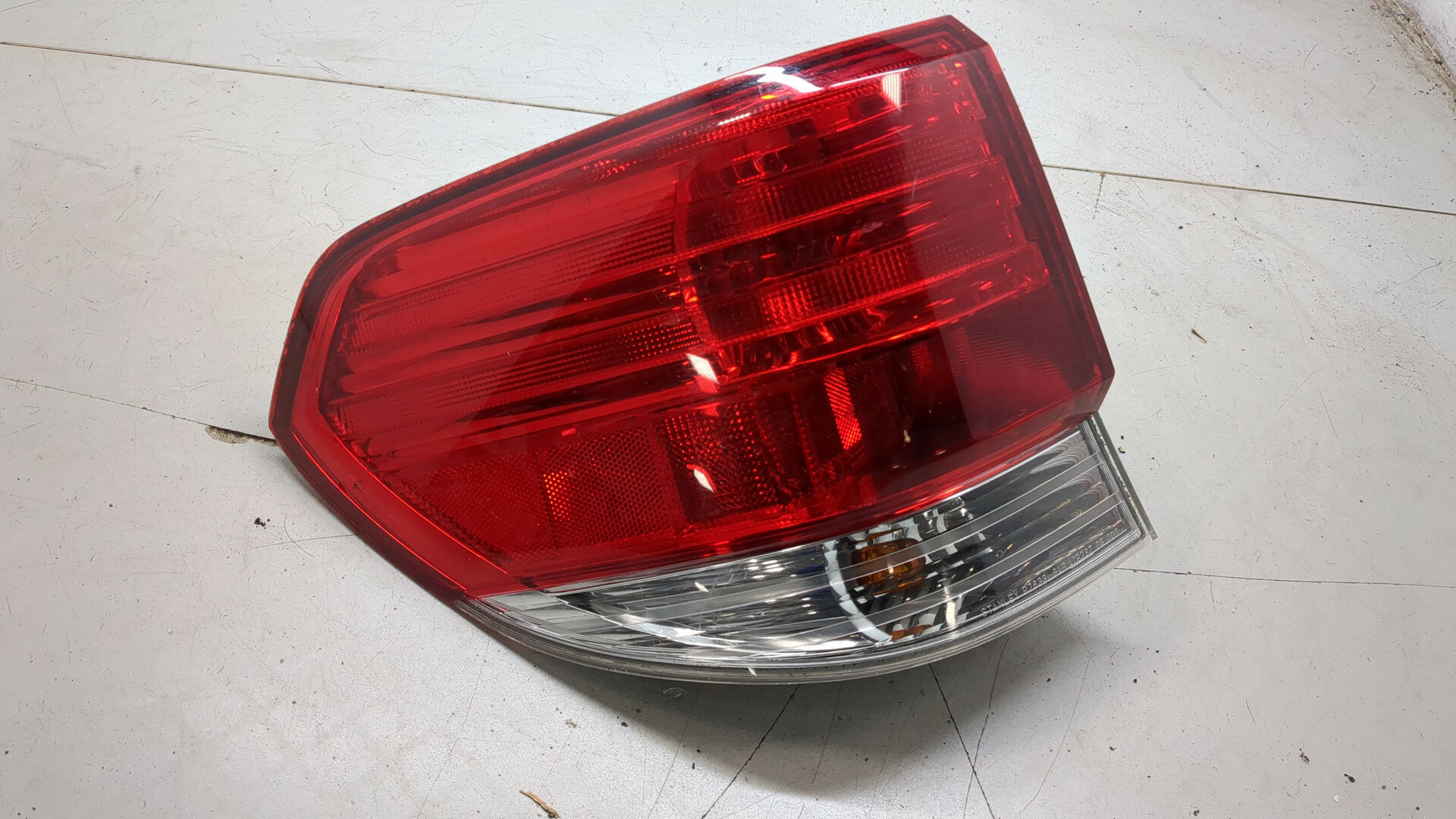 Фонарь (задний) левый Honda Odyssey Б/У