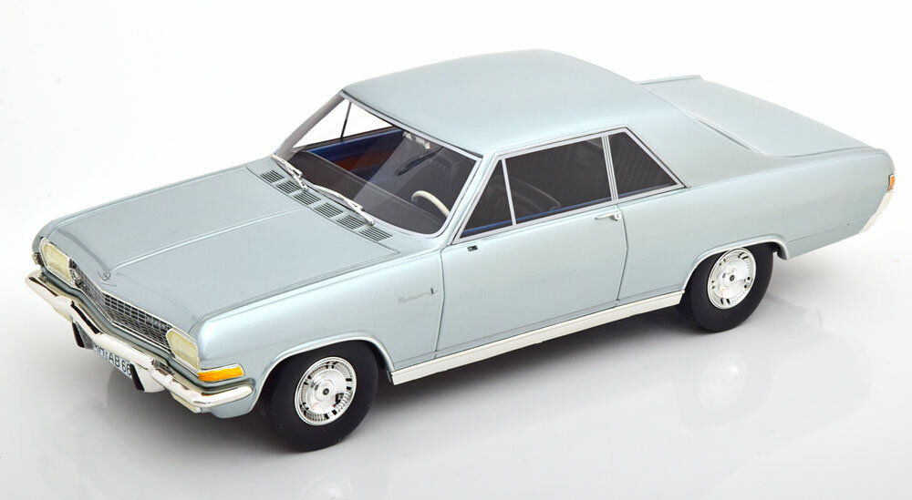 Модель коллекционная SCHUCO Opel diplomat a coupe 1967 silver