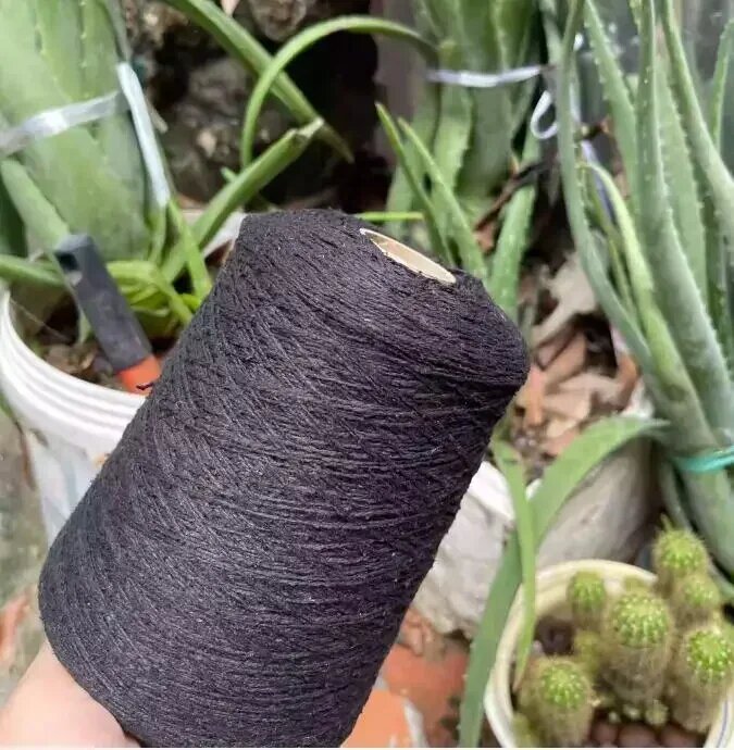 Пряжа LinYan тутовый шелк, черный, 250г, цвет 05 Black