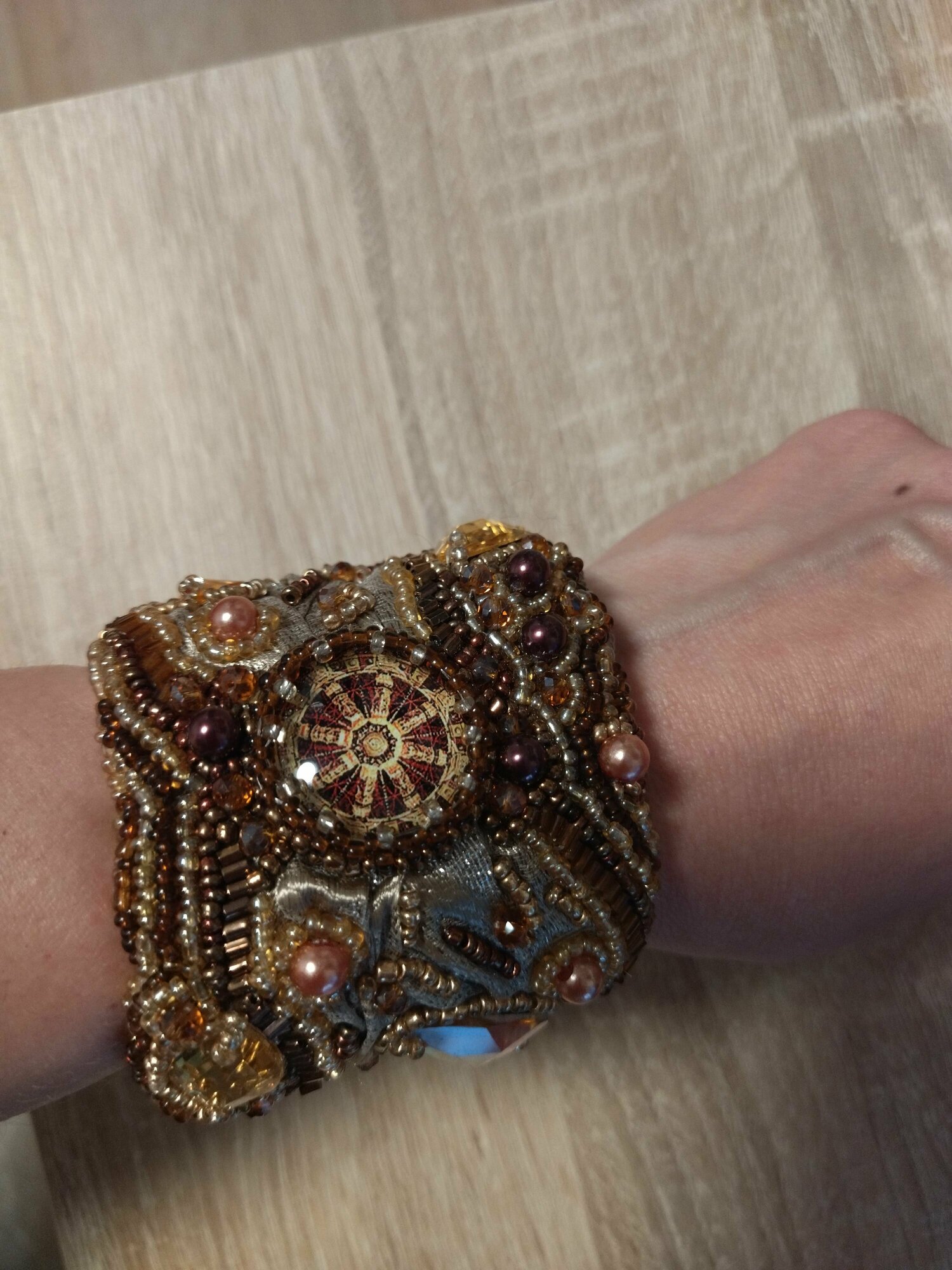 Плетеный браслет, бисер