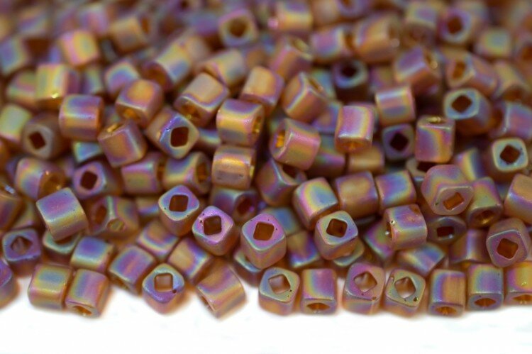 Бисер японский TOHO Cube кубический 4мм #0177F дымчатый топаз матовый, радужный прозрачный, 5 грамм