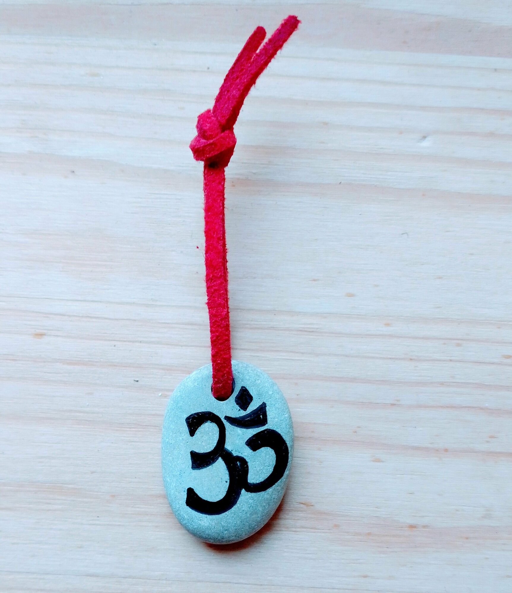 Оберег Ом Буддизм Дзен (на природном камне). Ручная работа. Уникальный обвес.