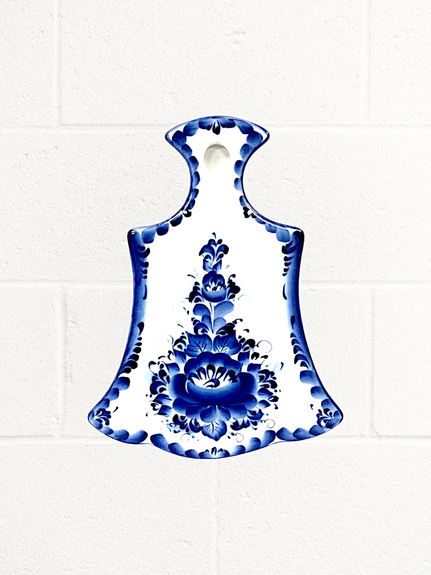 Сервировочная доска для сыра "Колокольчик" 26х20см гжель фарфор ручная работа сделано в России