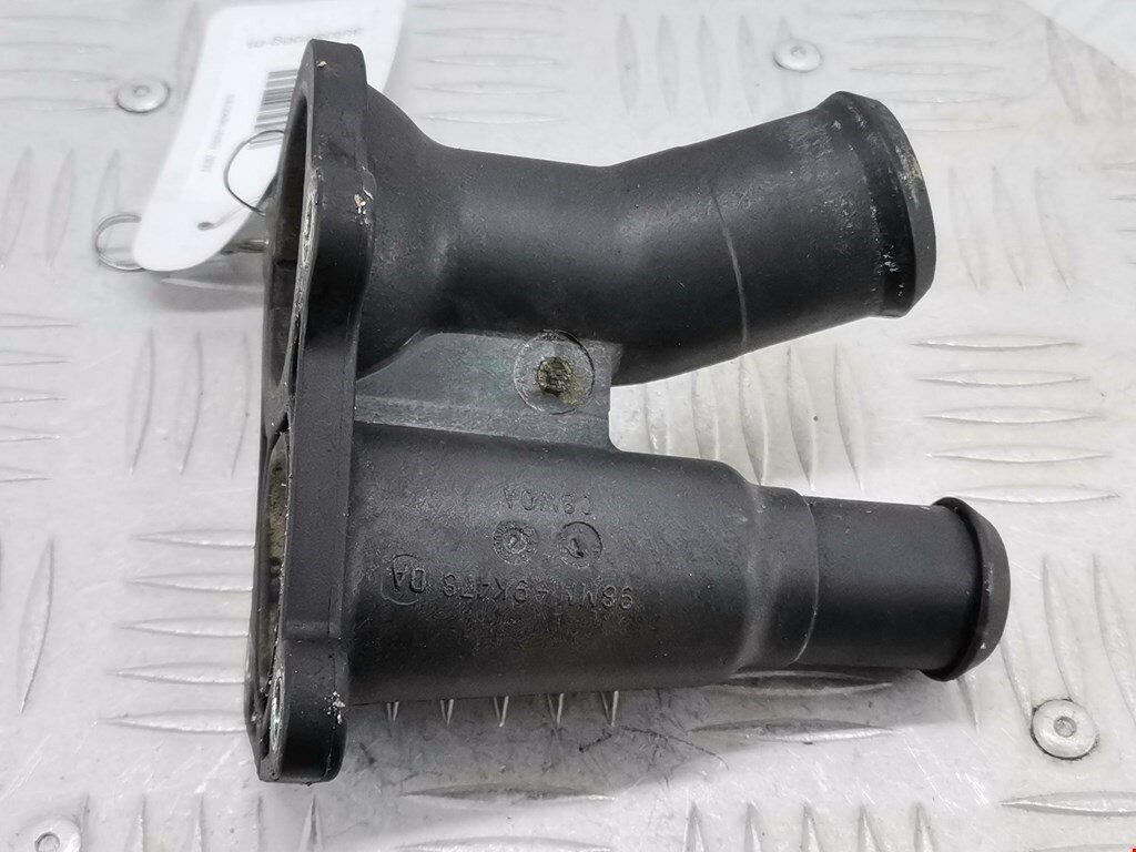 Корпус термостата Ford Focus 1 98MM9K478DA арт. 1596867