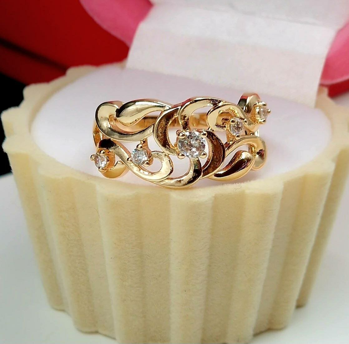 Кольцо, фианит