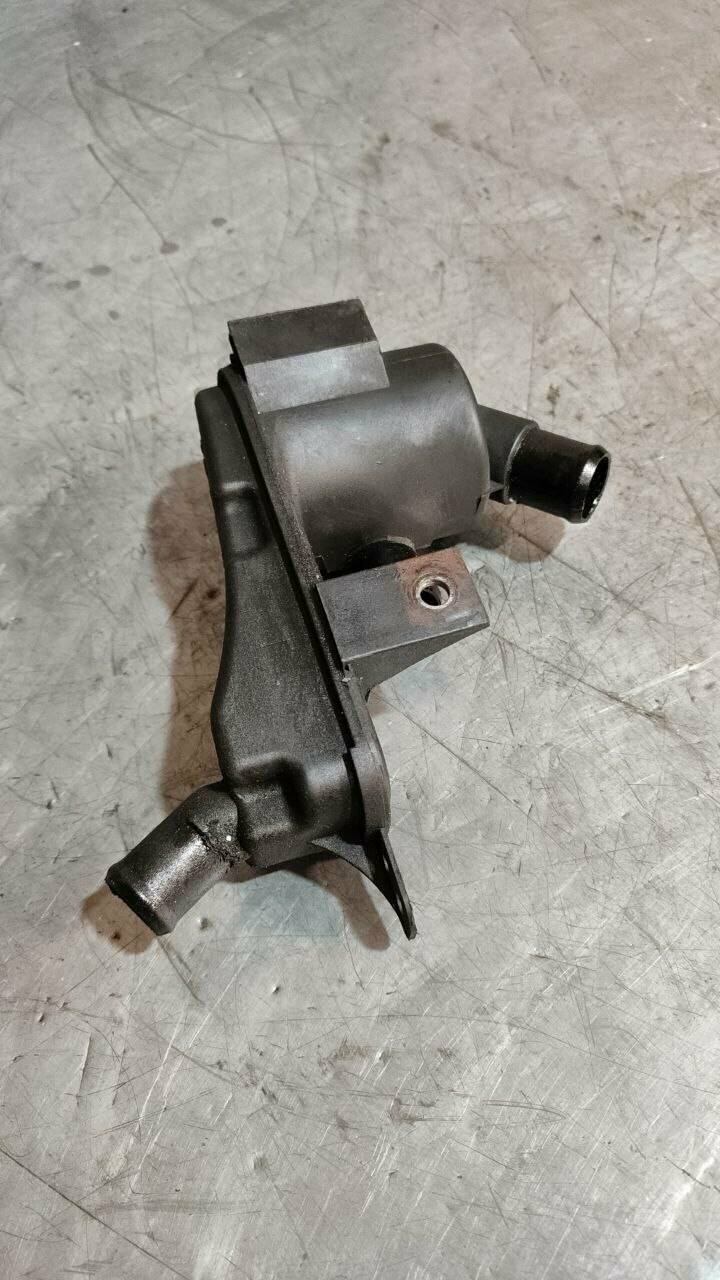 Маслоотделитель (сапун) Ford Transit Connect 2009