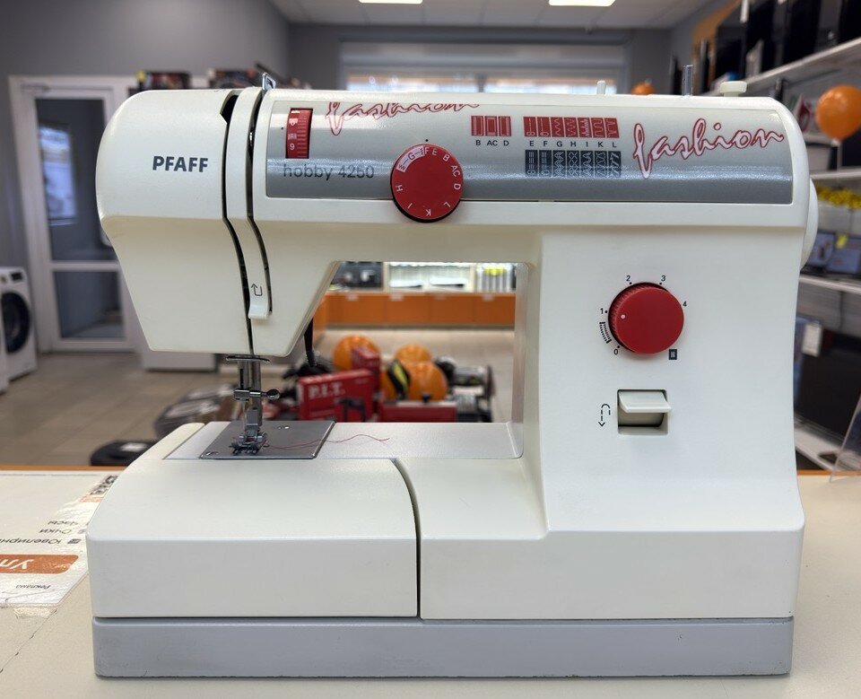 Швейная машина Pfaff Hobby 4250,Б/У,Уценка