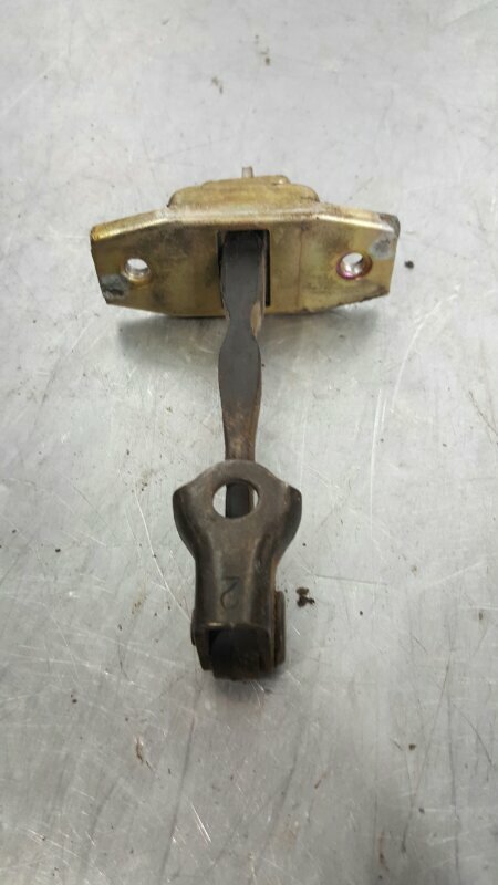 Ограничитель двери Toyota Opa ZTC10 2000 задн. лев. (б/у)