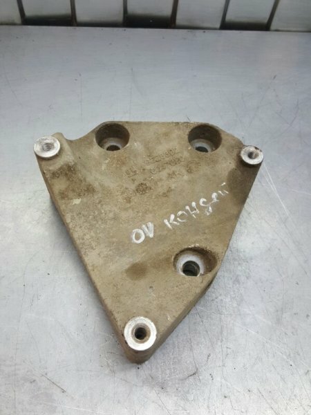 Кронштейн компрессора кондиционера Opel Vectra C Z18XE 2002 (б/у) 9226302