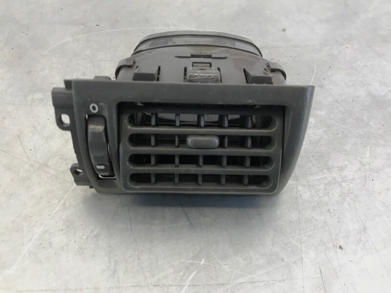 Решетка вентиляционная Daewoo Nexia N100 1996 лев. (б/у) 96189551