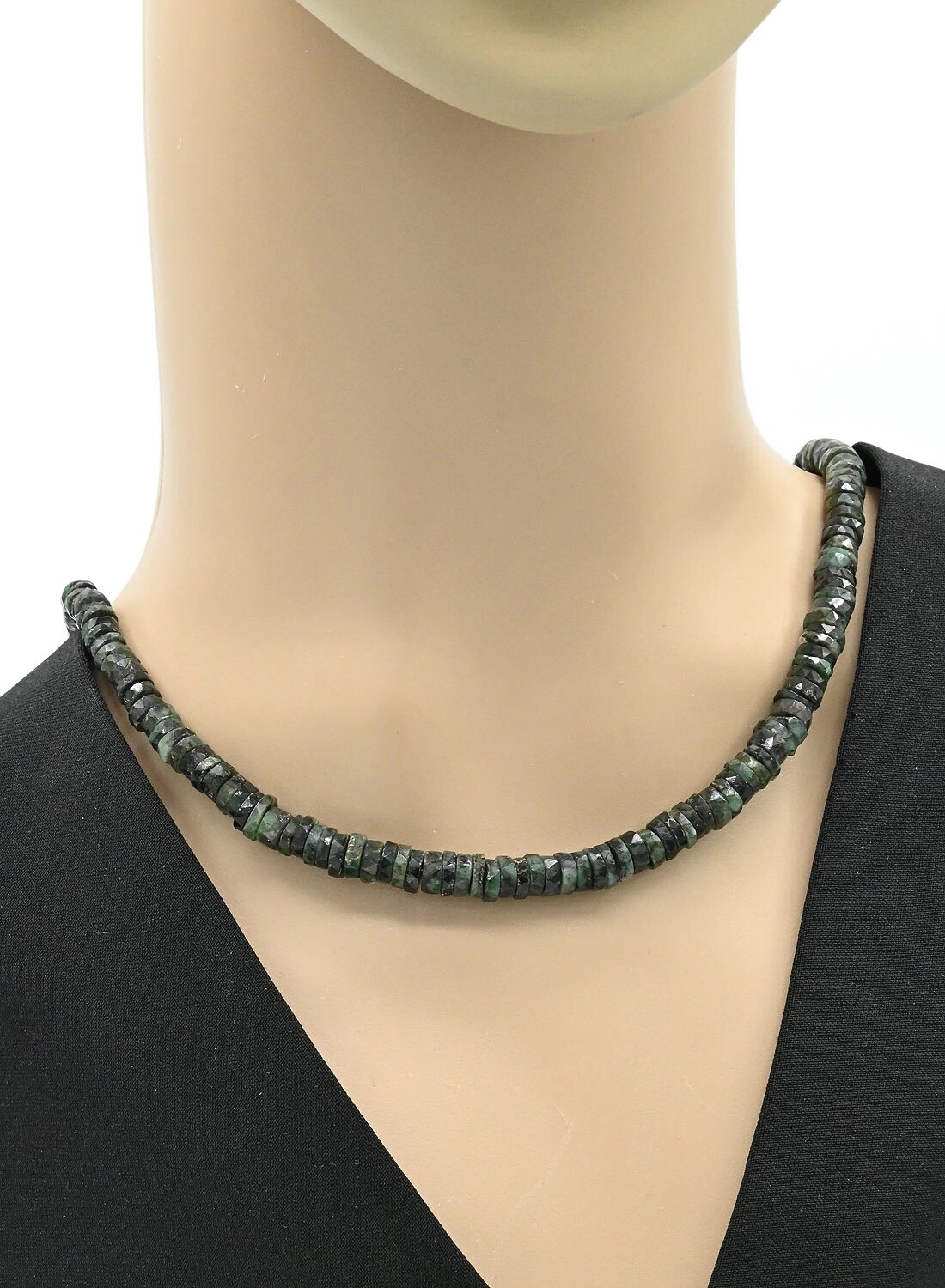 Бусы, корунд