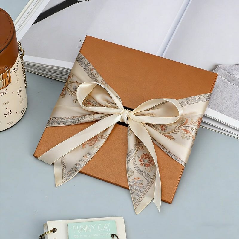 Конверт-коробка для шарфа, минимализм, жемчужный картон, с лентой, 2 размера, S / M